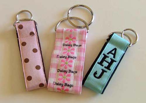 HOW TO - Make keychains - Make: