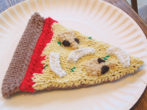 Knit a slice of pizza - Make: