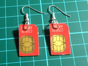 HOW TO - Make SIM card earrings - Make: