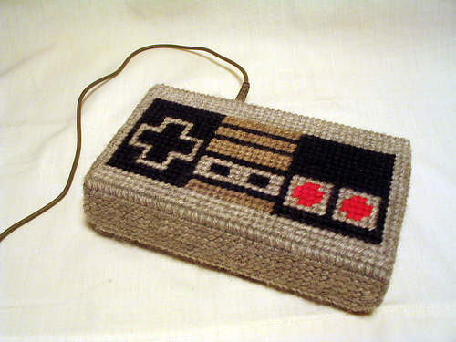 HOW TO - Make a needlepoint Nintendo DS Lite case - Make: