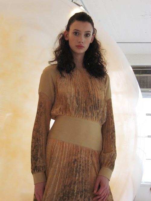 Angel Chang Fall 2007 Fashion Show - Make: