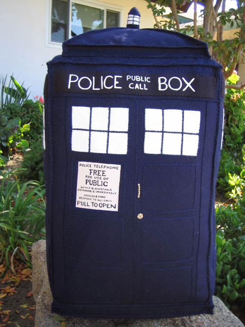 Police Public Call Box - Make: