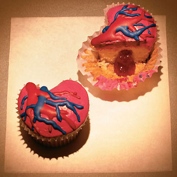 HOW TO - Make Bleeding Heart Cupcakes - Make: