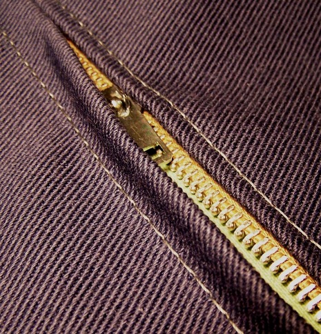 HOW TO: Insert an Insert a Topstitched Centered Zipper - Make: