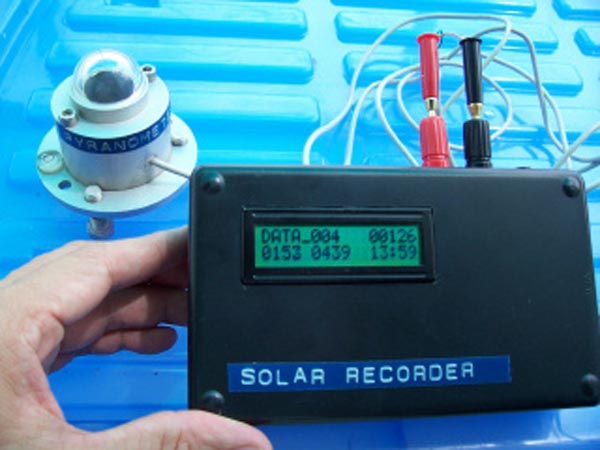 Solar recorder version 2.0 makes it easy to be green - Make: