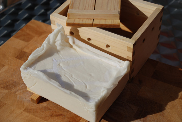 HOW TO - Make Your Own Tofu - Make:
