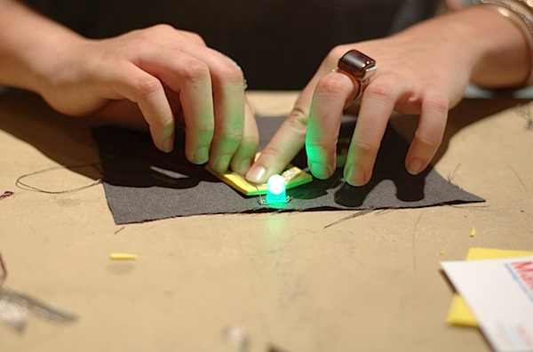 Soft Circuit Workshop at SMoCA Wrapup - Make:
