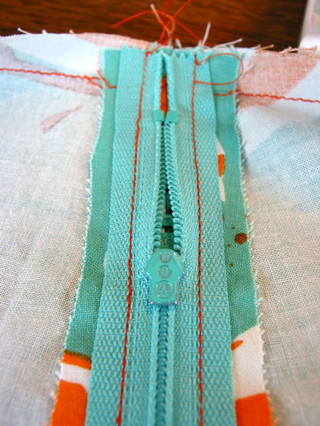 HOW TO - Glue-Set Zippers - Make: