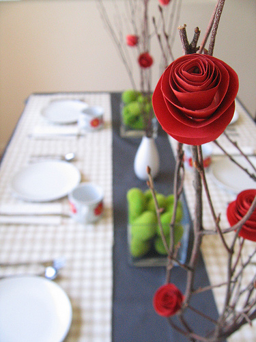 HOW TO - Paper Flower Table Decor - Make: