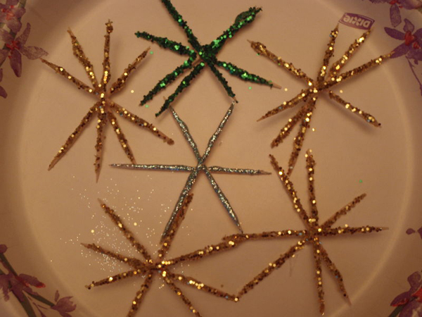 HOW TO - Glittery Toothpick Stars - Make: