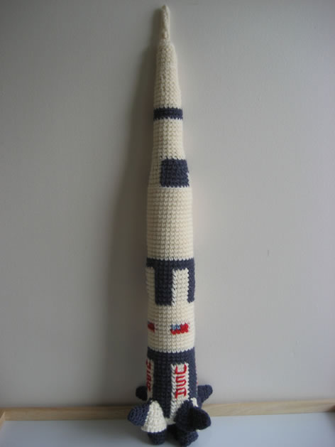 Crochet Saturn V rocket - Make: