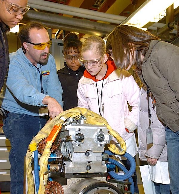 Introduce a Girl to Engineering Day - Make: