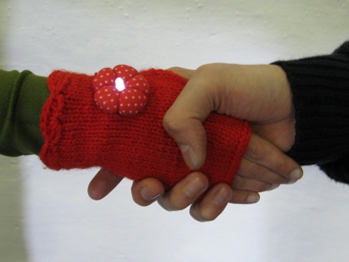 LED Handshake Mitten - Make: