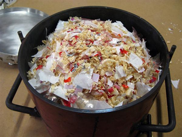 Interesting sawdust + plastic bags materials hack - Make: