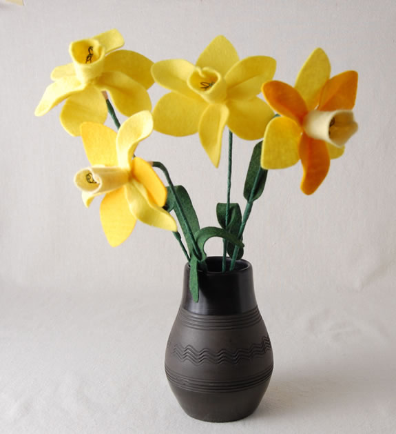 How-To: Felt Daffodils - Make: